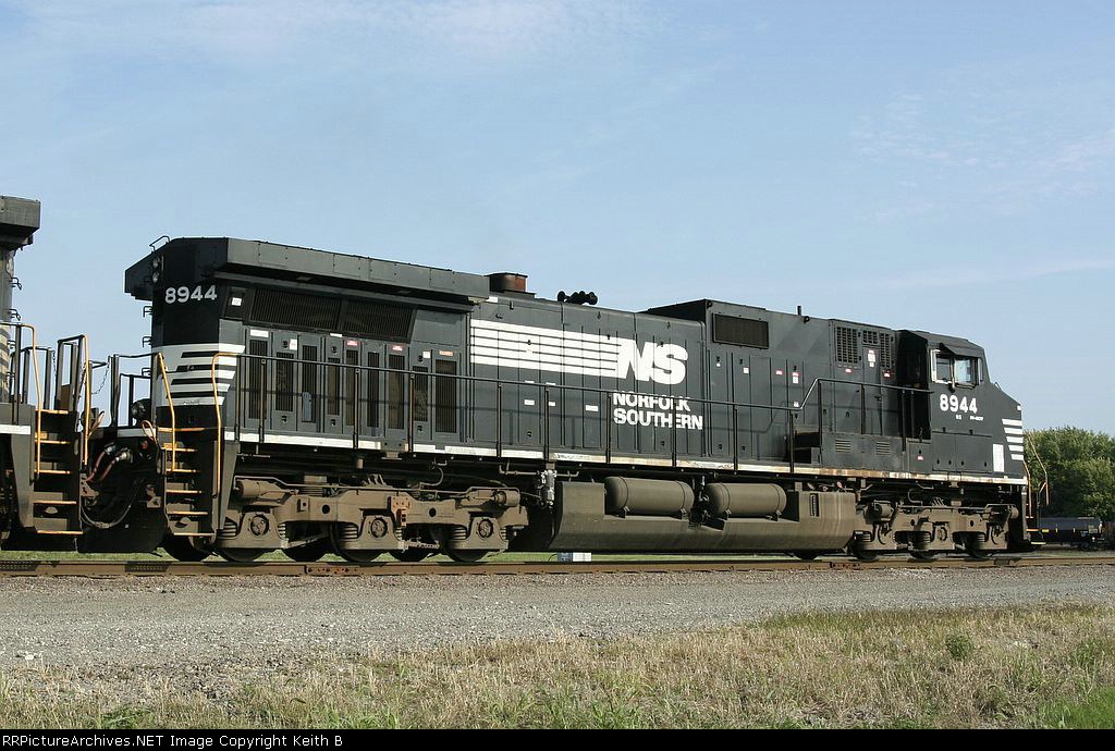 NS 8944